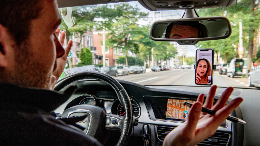 Zoom-meeting vanuit de auto bijwonen:… | De Ondernemer